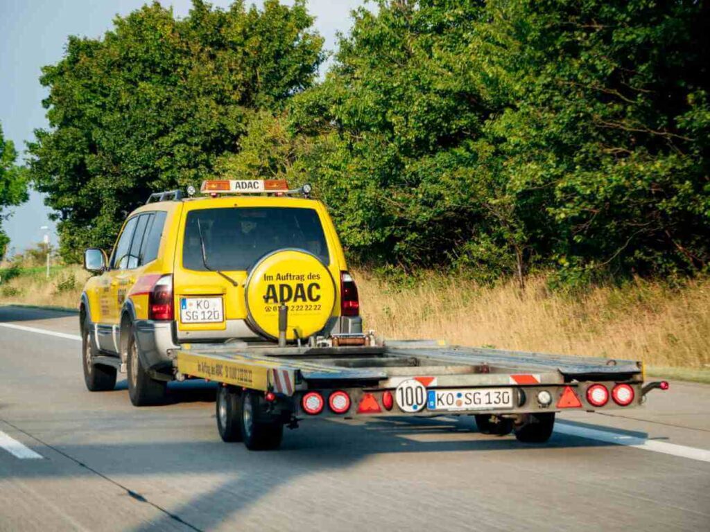 ADAC – co to jest i jak wpływa na bezpieczeństwo na drodze? - Tylko ...