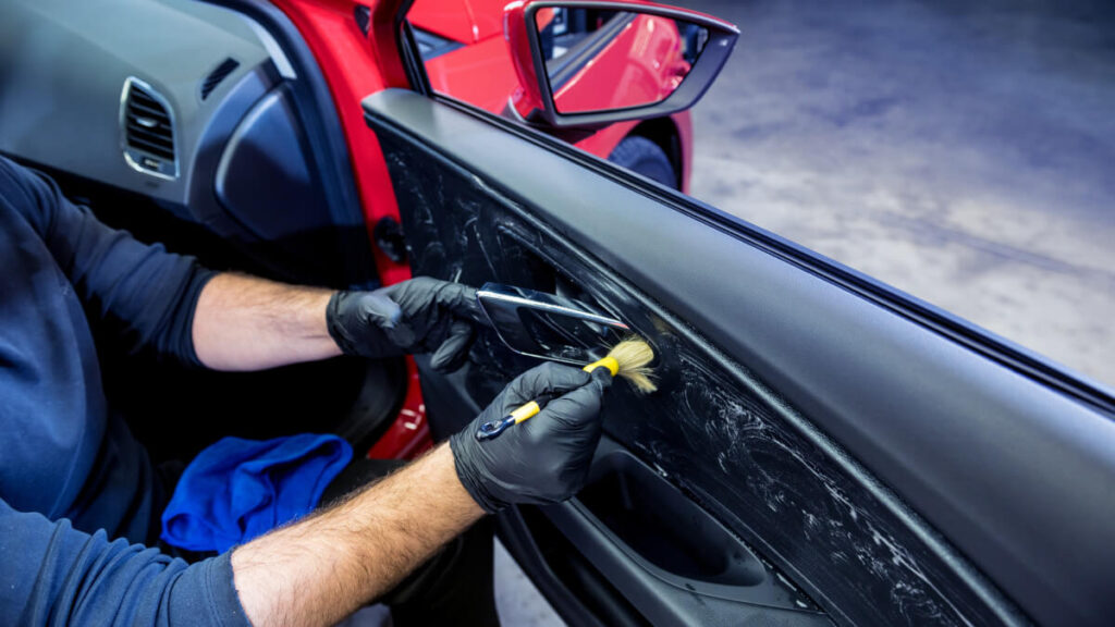 Auto detailing, czyli profesjonalne odnawianie pojazdu. Co musisz o nim wiedzieć? Jakie ...